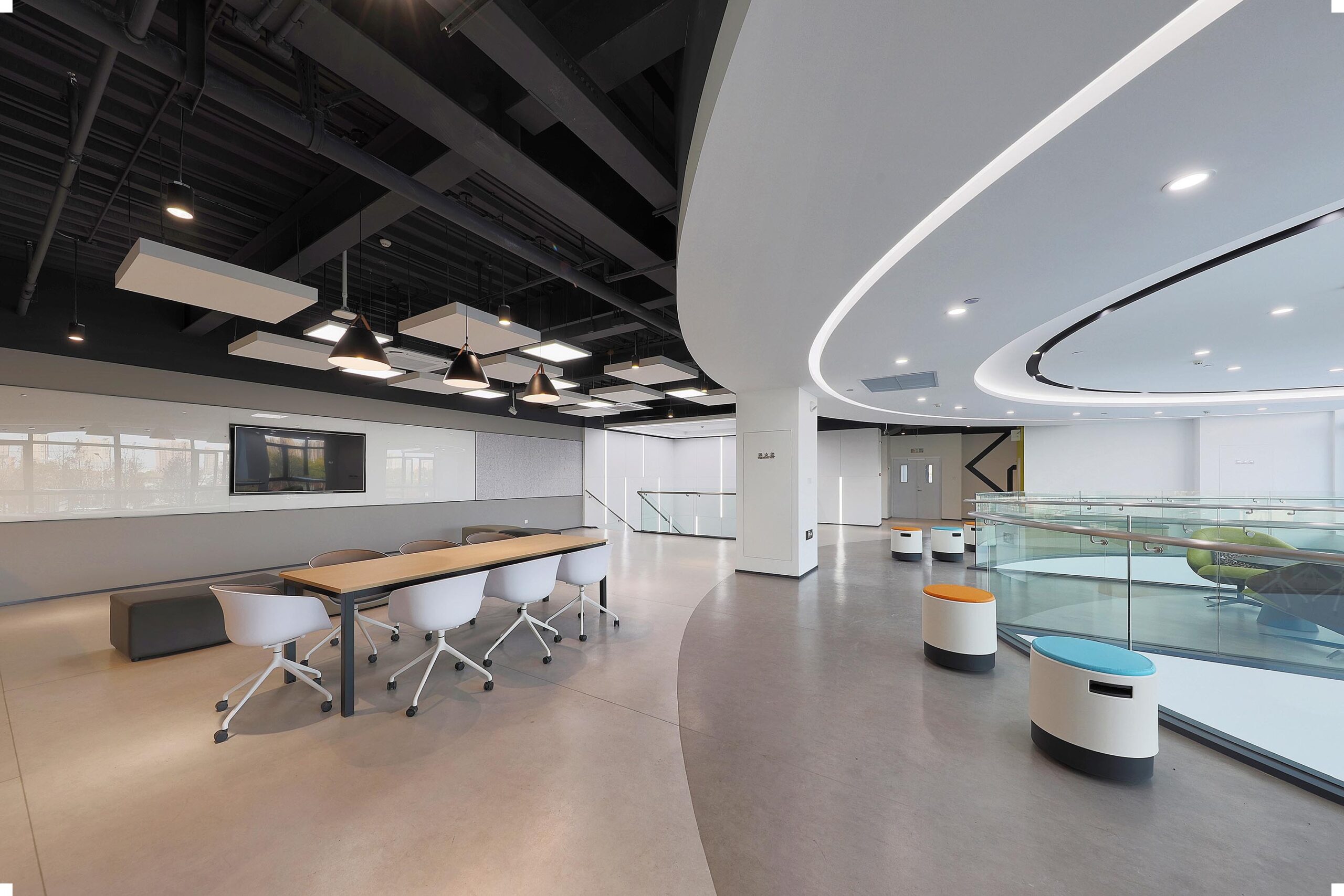 JHT Semiconductors - Commercial Interior Design | DB&B